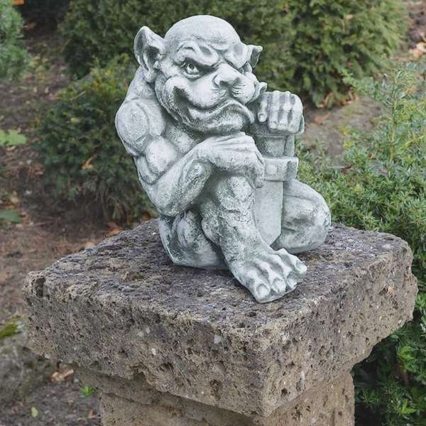 Gargoyle szobor, troll szobor, kerti szörny szobrok óriási kerti dísz depó.